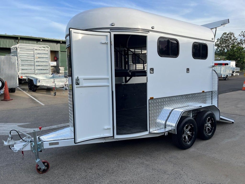 2 Horse Angle Load Standard Tandem 3500 Kg ATM Float • Lockyer Trailers ...